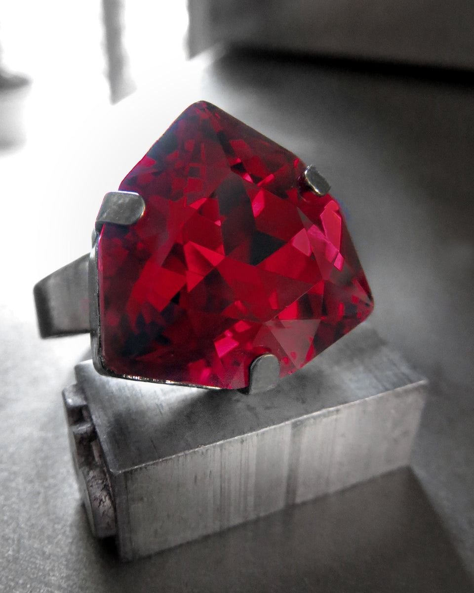 SCARLET - Regal Red Crystal Ring - Trilliant Triangle Shape – ShySiren.com